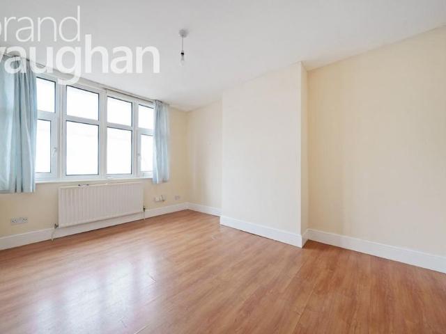 4 bedroom maisonette to rent
