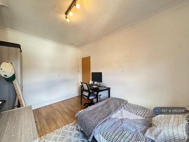 4 bedroom maisonette to rent
