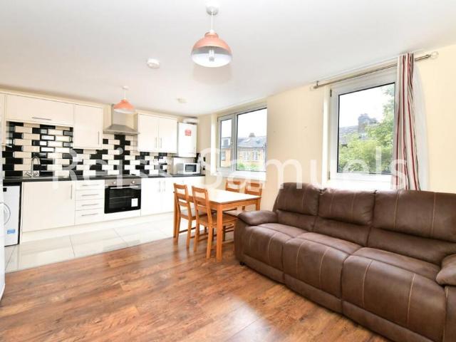4 bedroom maisonette to rent