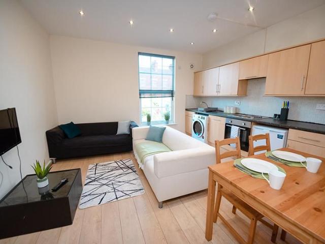 4 bedroom maisonette to rent