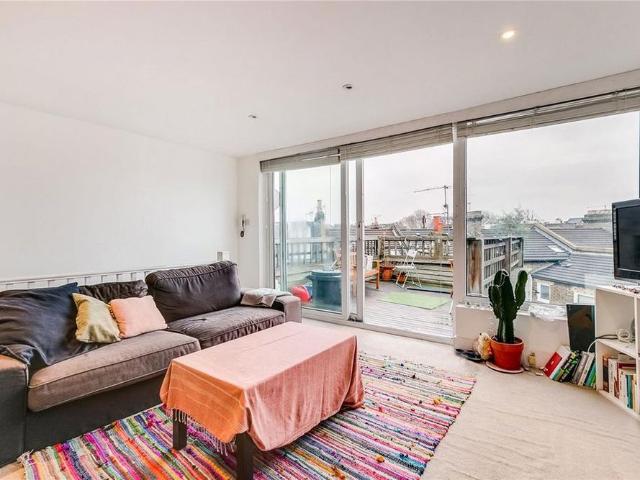 4 bedroom maisonette to rent