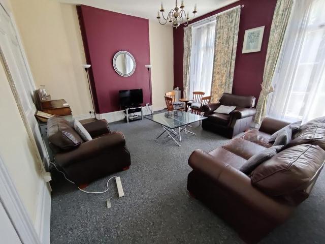 4 bedroom maisonette to rent