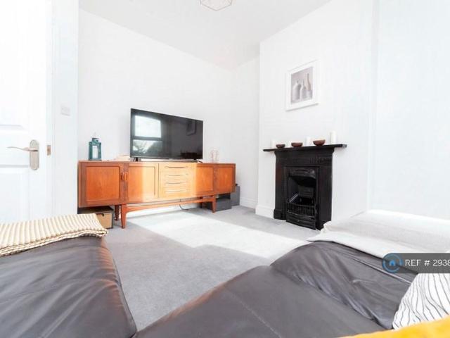 4 bedroom maisonette to rent