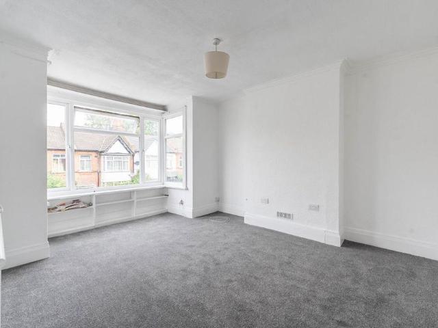 4 bedroom maisonette to rent