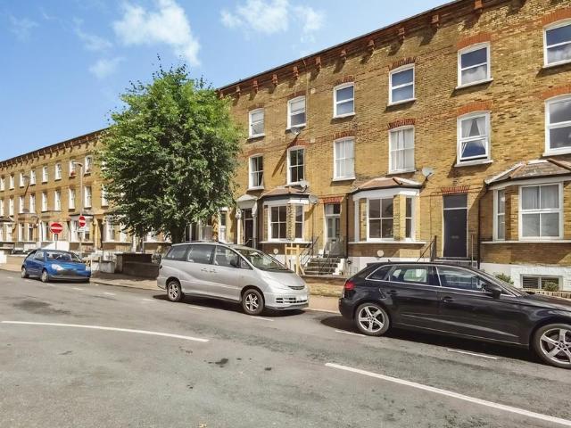4 bedroom maisonette to rent