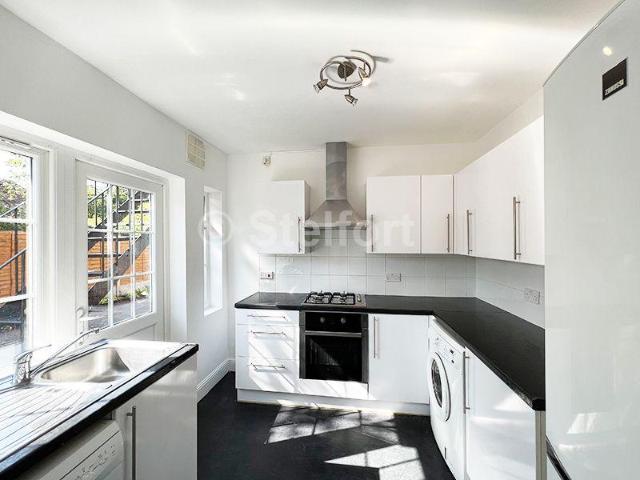 4 bedroom maisonette to rent