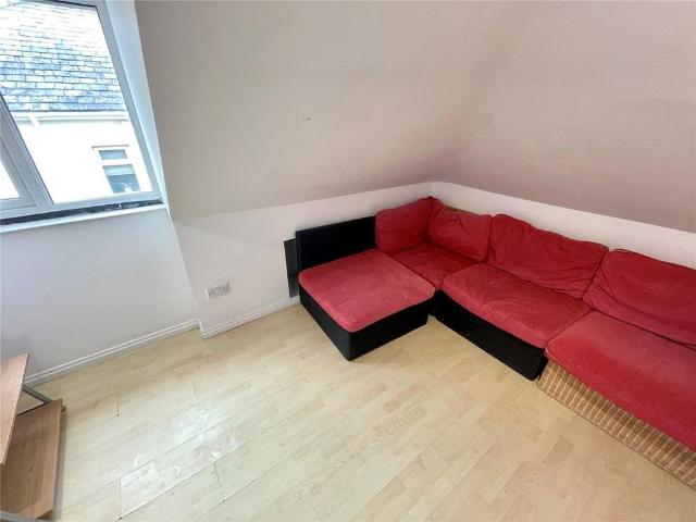 4 bedroom maisonette to rent