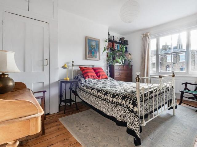 4 bedroom maisonette to rent
