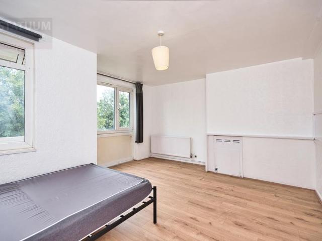 4 bedroom maisonette to rent