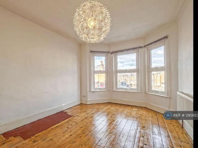 4 bedroom maisonette to rent