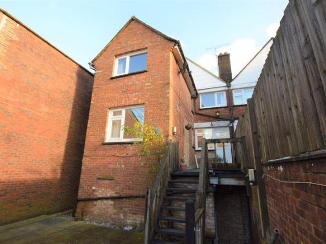 4 bedroom maisonette to rent