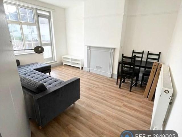 4 bedroom maisonette to rent