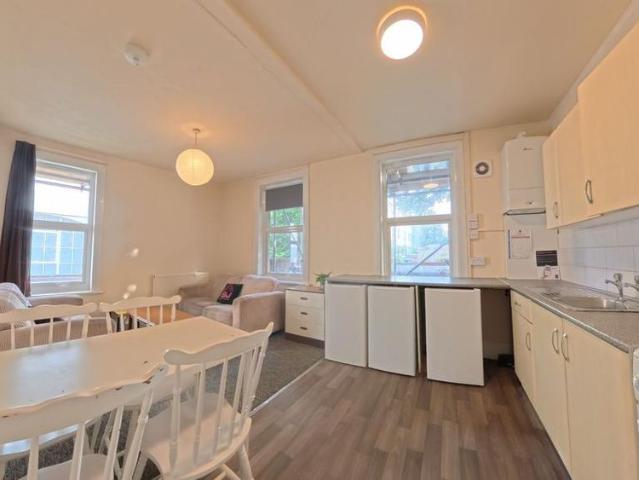 4 bedroom maisonette to rent