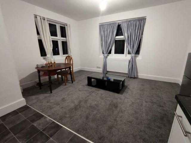 4 bedroom maisonette to rent
