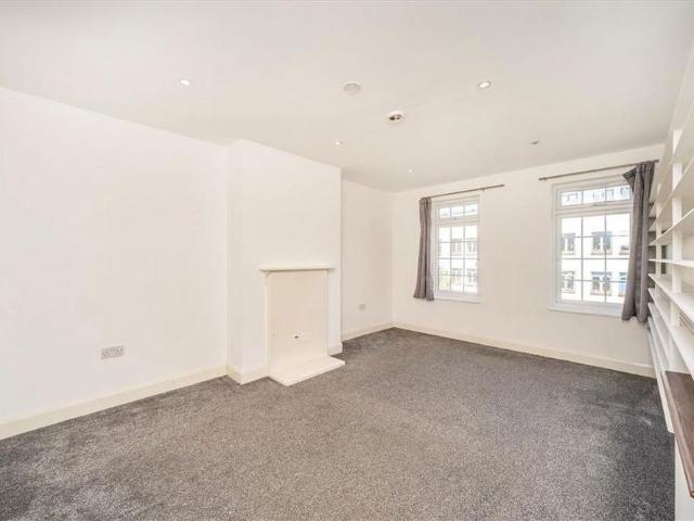 4 bedroom maisonette to rent