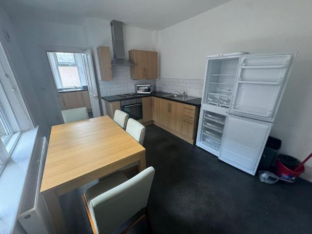 4 bedroom maisonette to rent