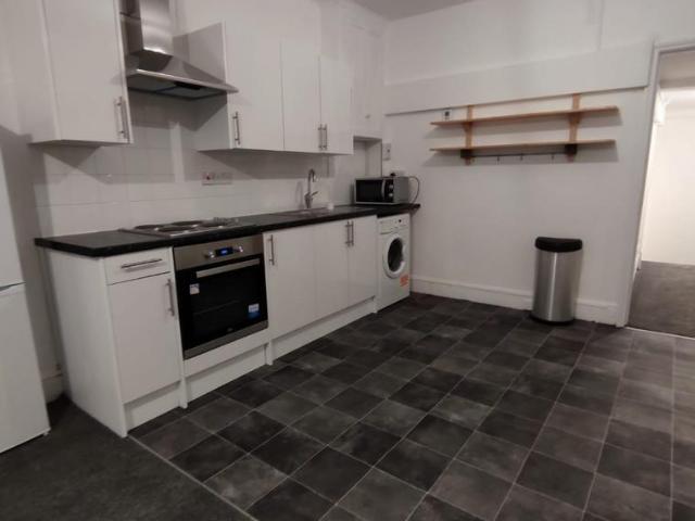 4 bedroom maisonette to rent