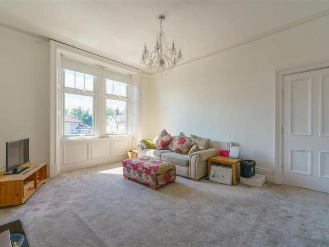 4 bedroom maisonette to rent