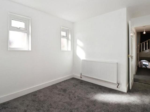 4 bedroom maisonette to rent