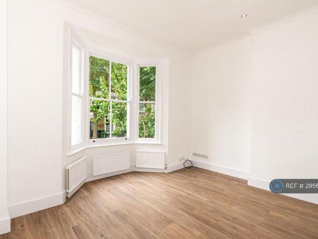 4 bedroom maisonette to rent