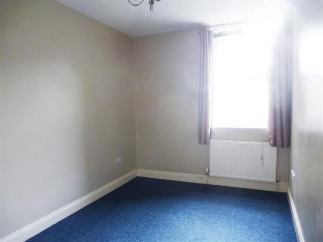 4 bedroom maisonette to rent