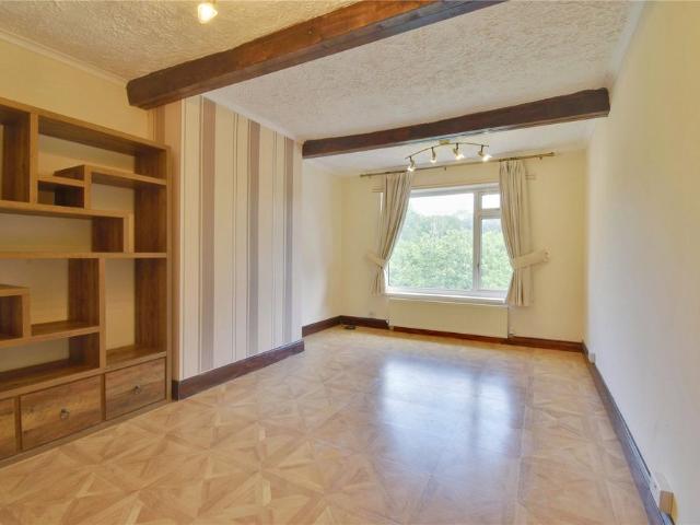 4 bedroom maisonette to rent