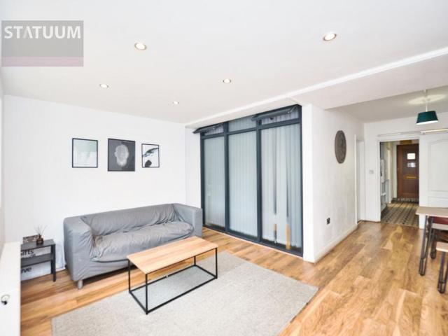4 bedroom maisonette to rent