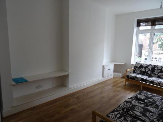 4 bedroom maisonette to rent