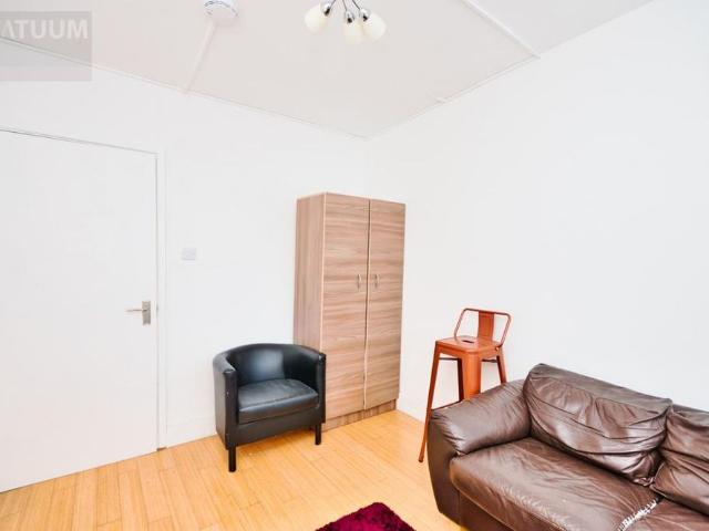 4 bedroom maisonette to rent