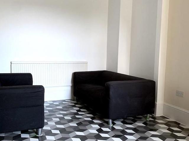 4 bedroom maisonette to rent