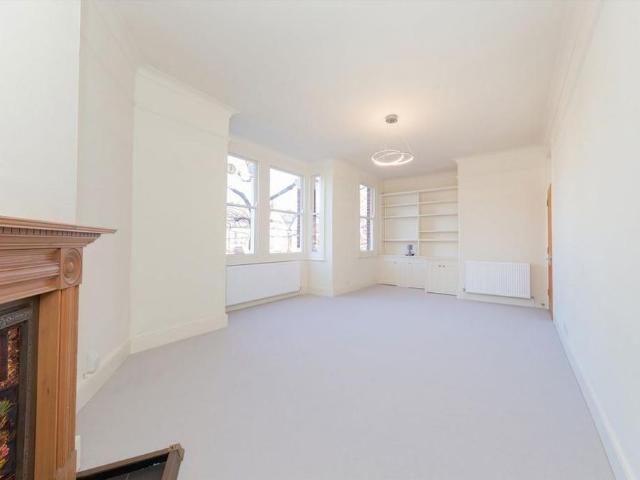 4 bedroom maisonette to rent
