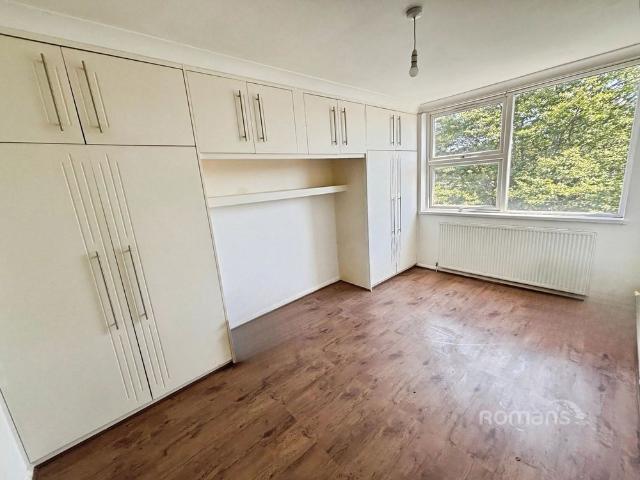 4 bedroom maisonette to rent