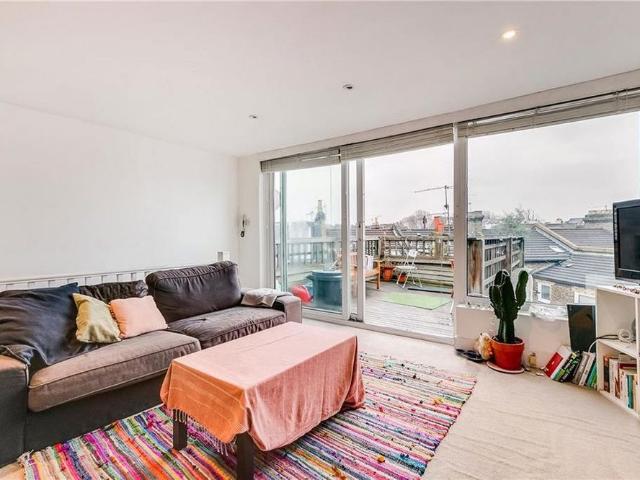 4 bedroom maisonette to rent
