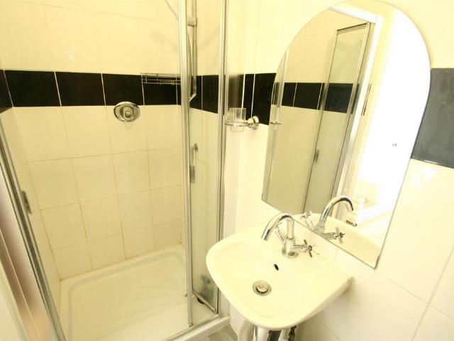 4 bedroom maisonette to rent