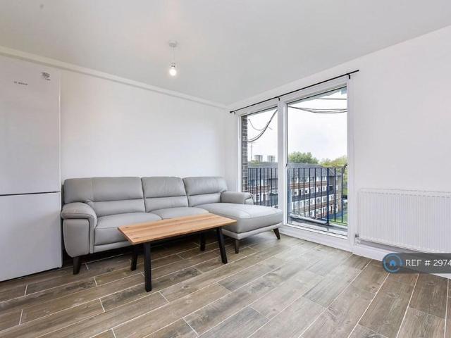 4 bedroom maisonette to rent