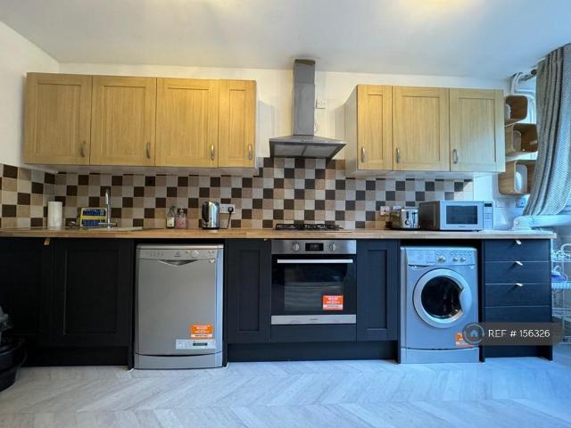 4 bedroom maisonette to rent
