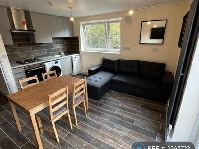 4 bedroom maisonette to rent
