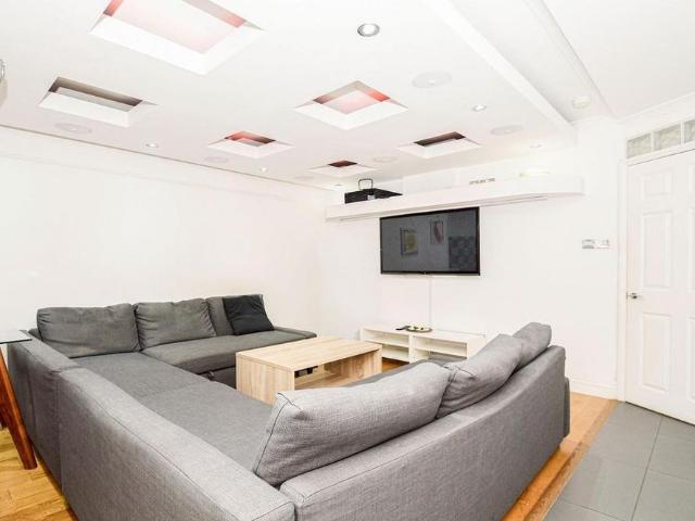4 bedroom maisonette to rent