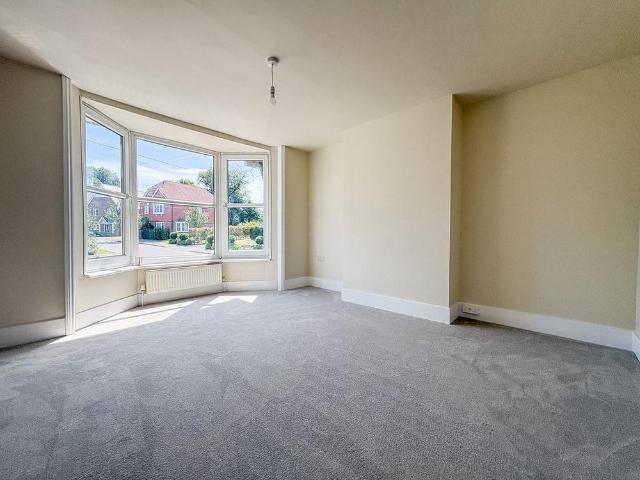 4 bedroom maisonette to rent