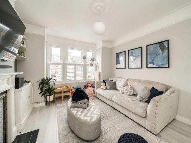 4 bedroom maisonette to rent