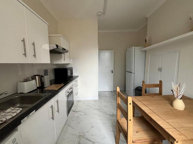 4 bedroom semi detached house to rent
