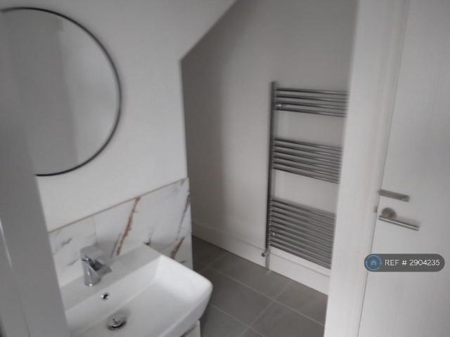 4 bedroom maisonette to rent
