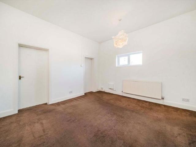 4 bedroom maisonette to rent