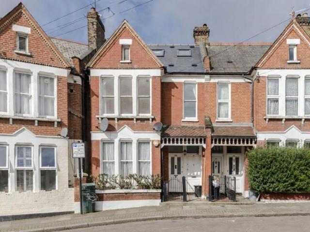4 bedroom maisonette for sale