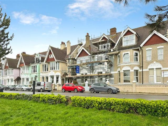 5 bedroom maisonette for sale