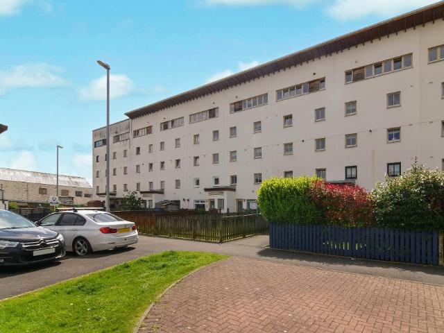 4 bedroom maisonette for sale