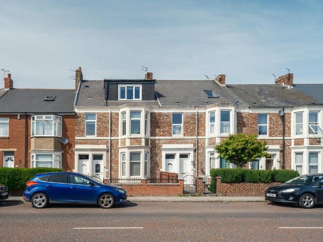 4 bedroom maisonette for sale