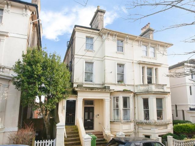 4 bedroom maisonette for sale