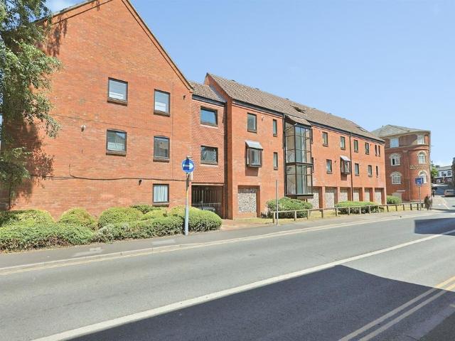 4 bedroom maisonette for sale