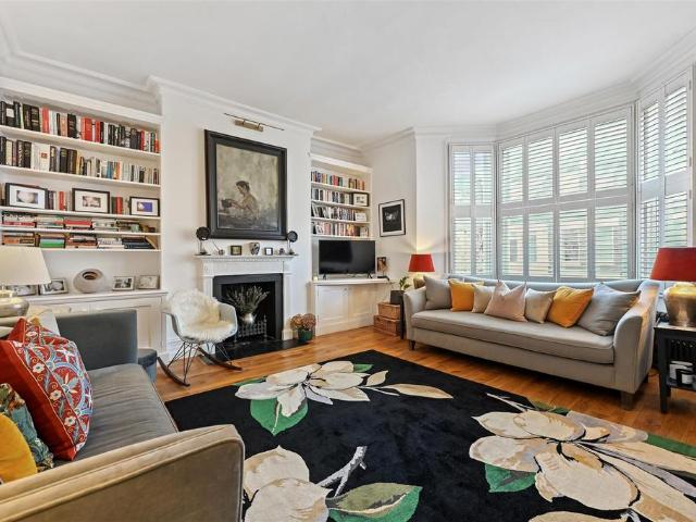 4 bedroom flat for sale